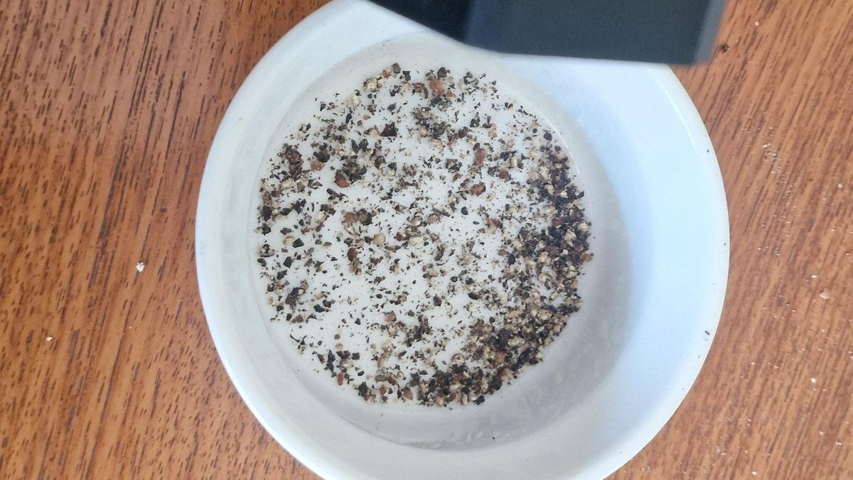 I tried Gordon Ramsay’s favorite salt and pepper grinders, and now I ...