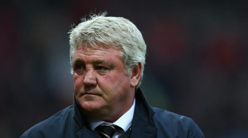 Bruce offered support to Oldham over Evans | FourFourTwo