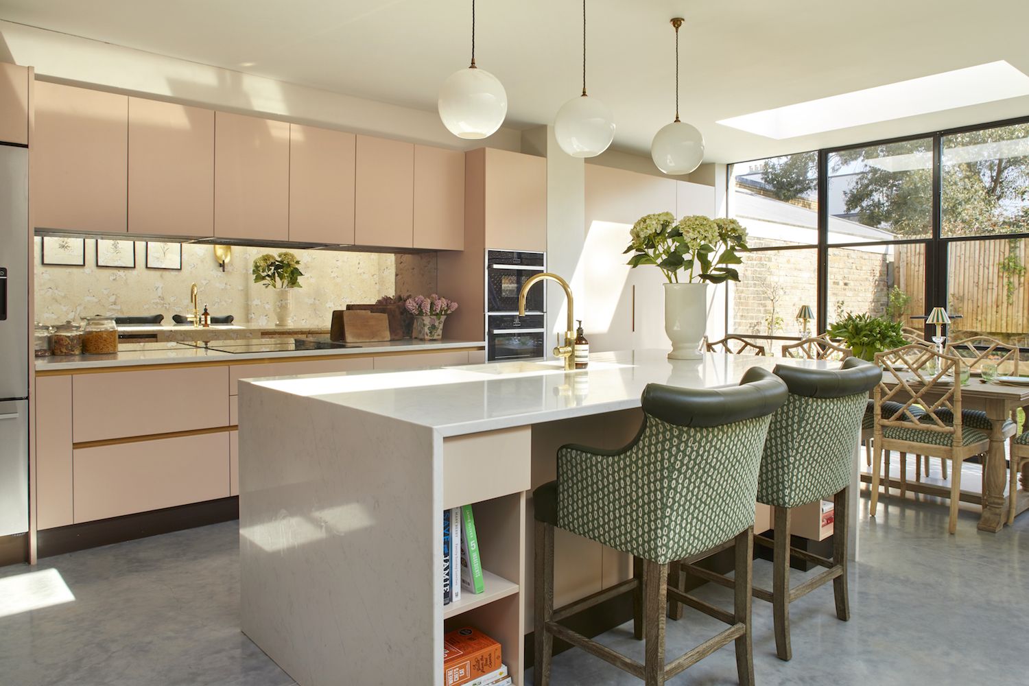 Victorian kitchen extension: A delightfully bright & cheerful kitchen ...