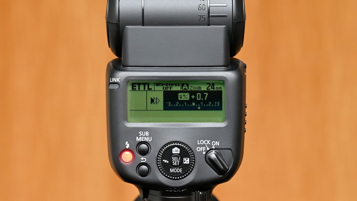 Canon Speedlite EL-10 review: the reinvention of a favorite flashgun ...