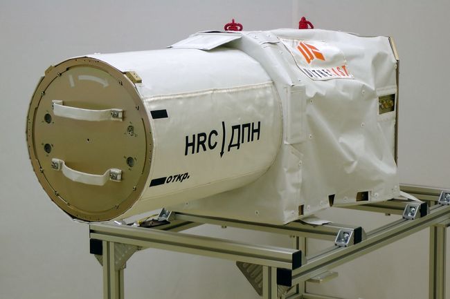 Spacewalk Photos: Russian Cosmonauts Install HD Cameras on Space ...