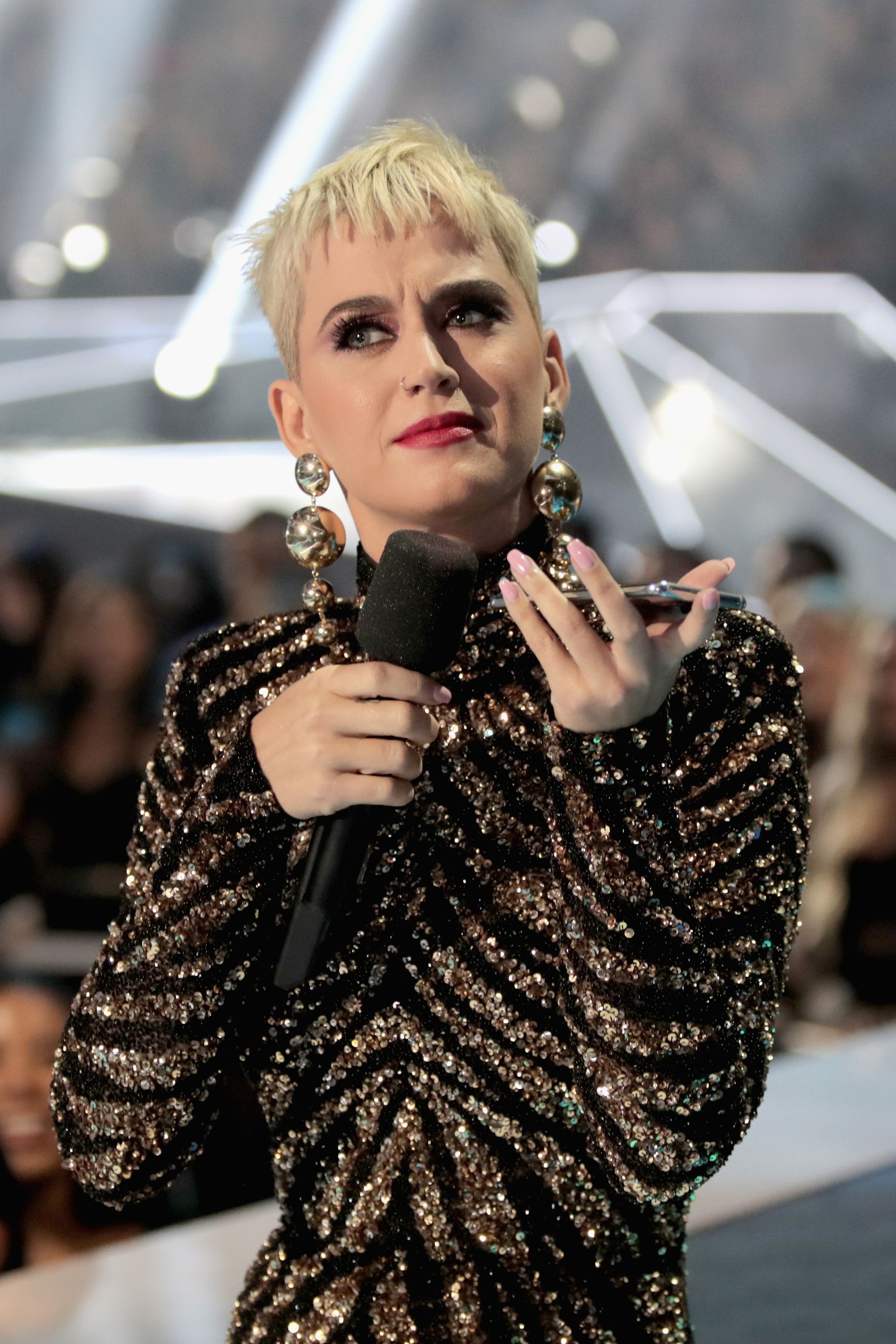 Katy Perry's 2024 VMAs Red Carpet Look Brings the Nasty-Sweaty Club Rat ...