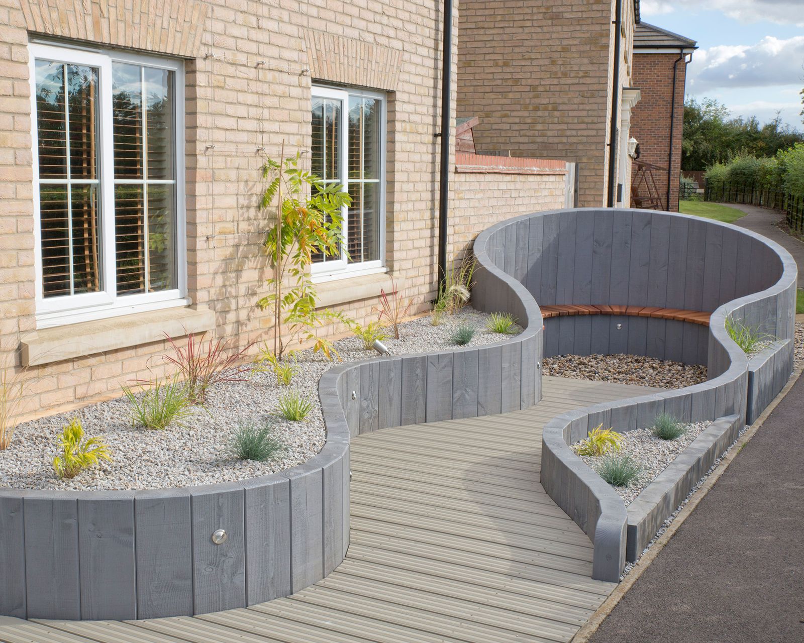 Landscaping with timbers: 12 ideas and tips for your plot | Gardeningetc