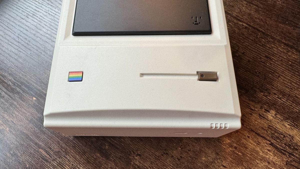 AyaNeo Retro Mini PC AM01 review: A solid PC in retro Macintosh ...