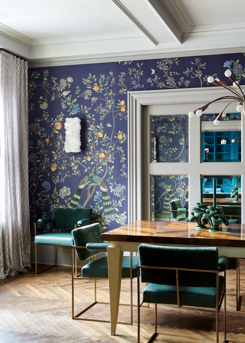5 Rooms With Vintage Style Wallpapers That Show This Is The Wall ...