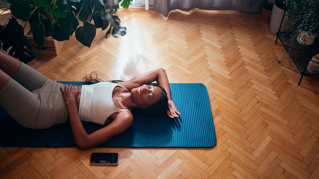 This one Pilates abs exercise is better than a hundred sit-ups if you ...