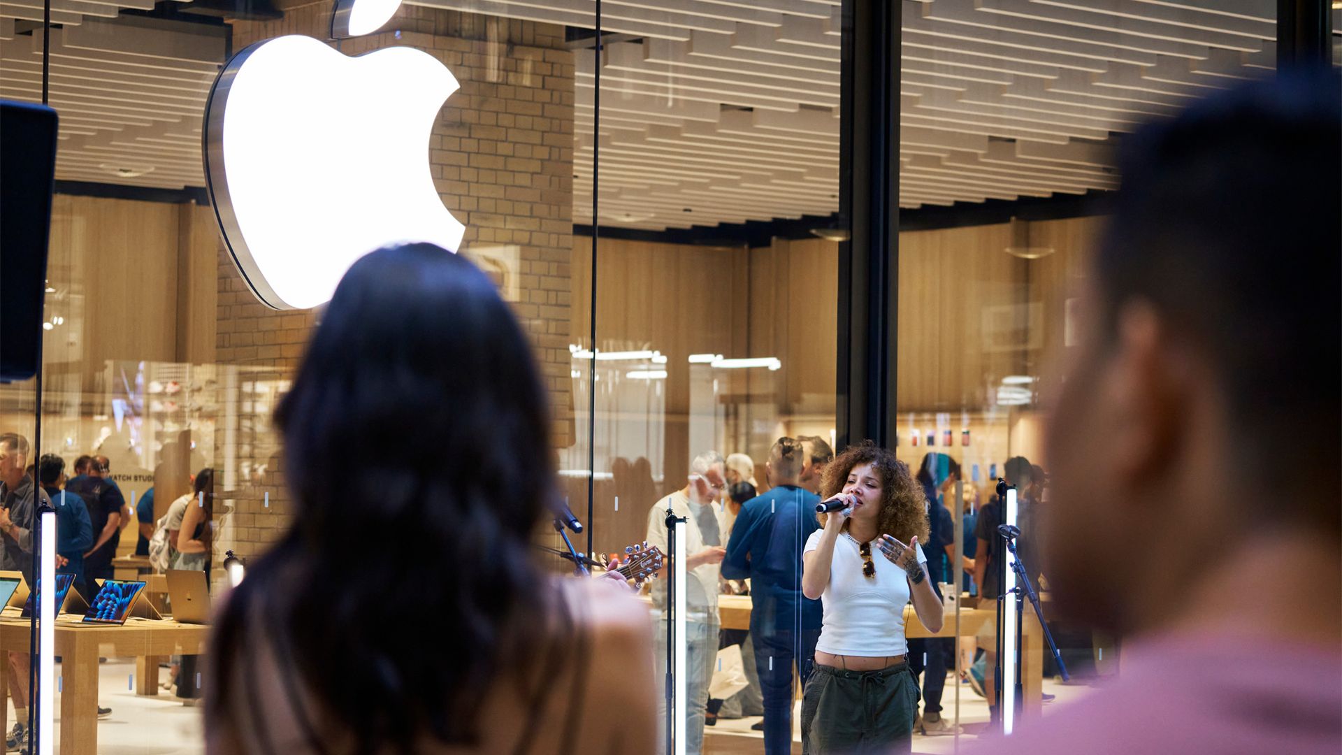 Apple wants to force a fruit company to change its logo | iMore