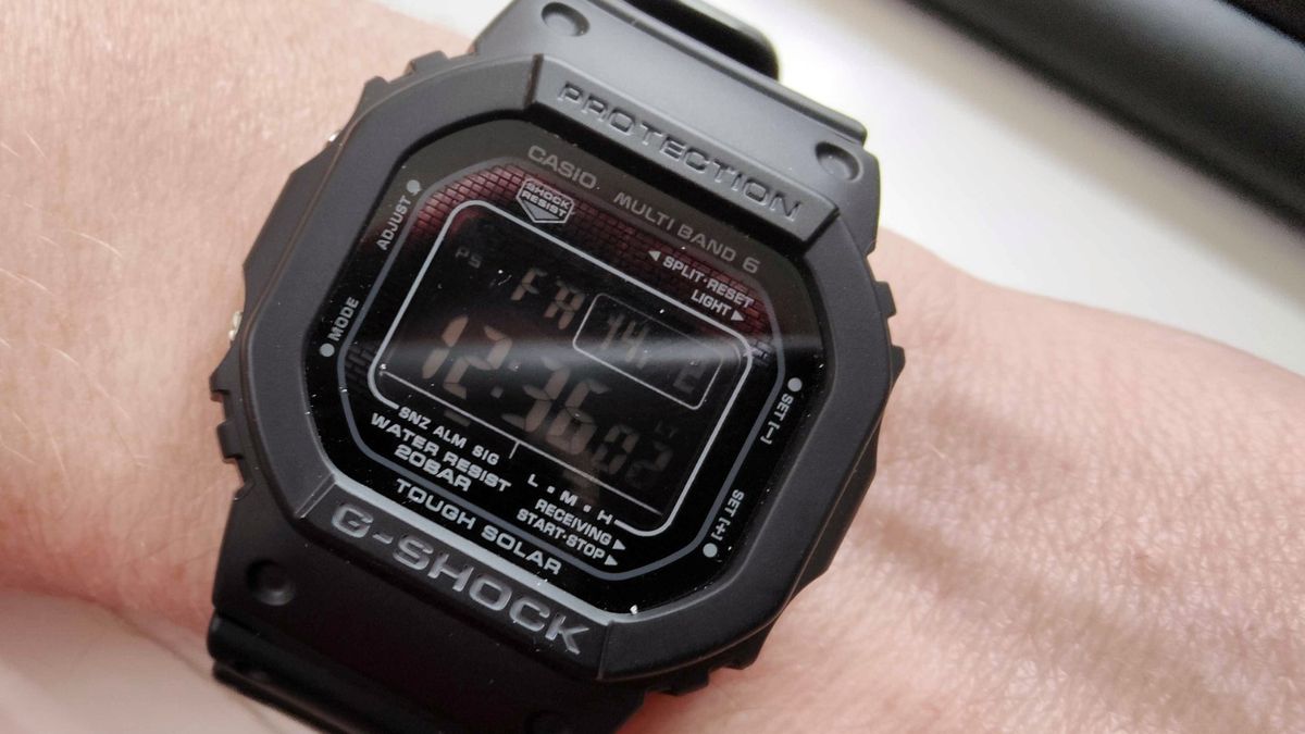 I gave up my Garmin for an old-school digital Casio watch for a week ...