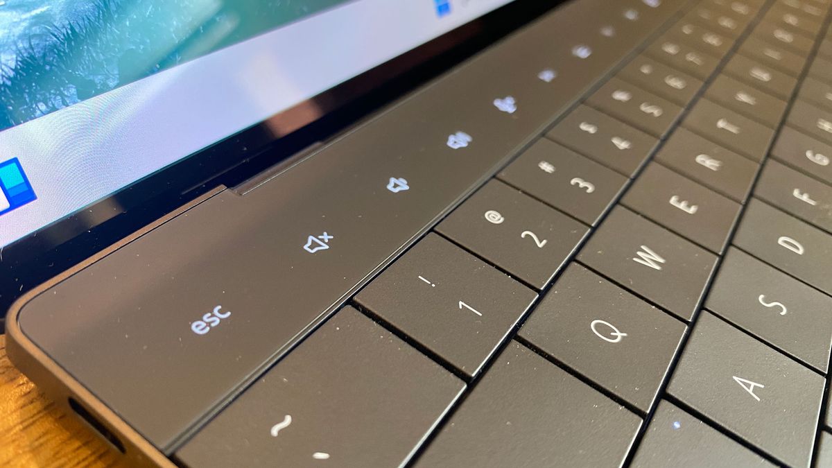 Dell XPS 13 Plus (9320) Review: Form and Capacitive Function | Tom's ...