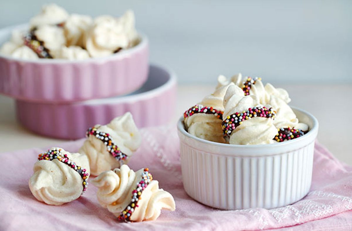 Mini meringue kisses | Dessert Recipes | GoodtoKnow