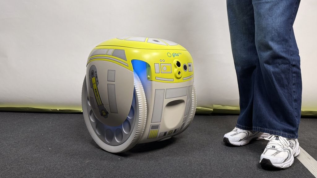 Exclusive: This G1T4-M1N1 droid will follow you like R2-D2 | TechRadar