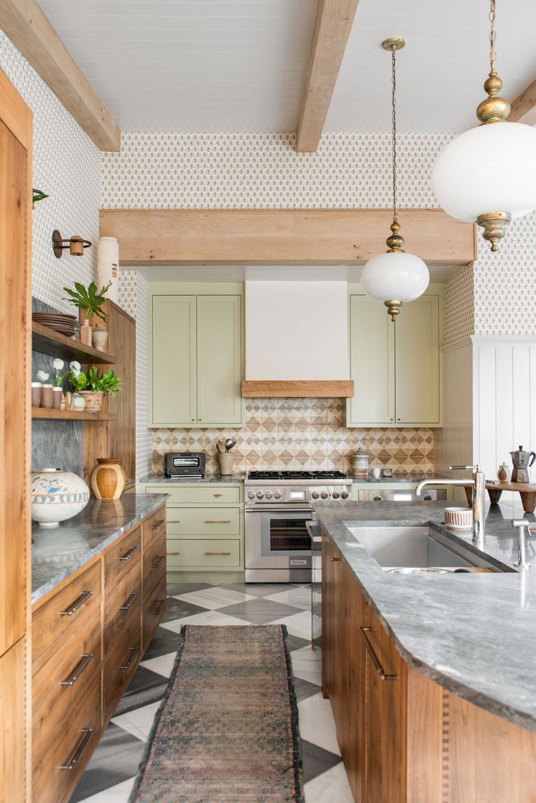 How to make a small kitchen look bigger: 15 expert tips | Homes and Gardens