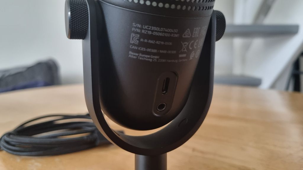 Razer Seiren V3 Chroma microphone review | PC Gamer