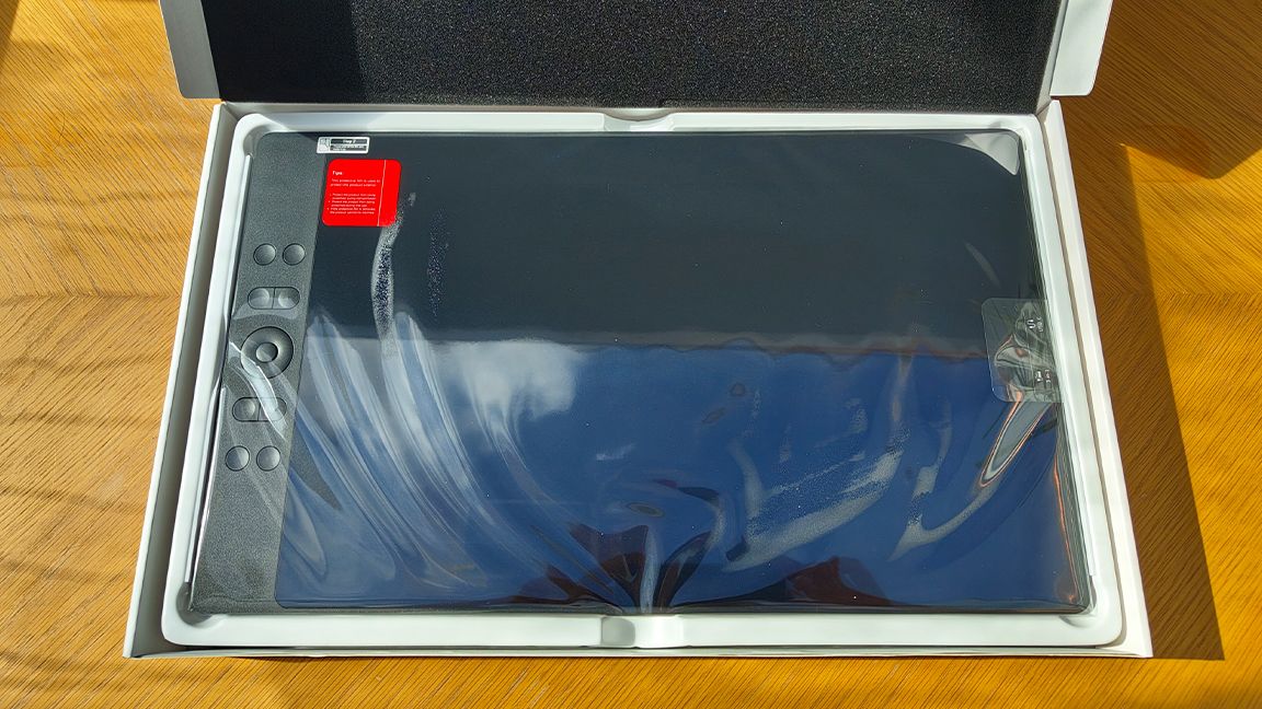 Ugee 16 review: a perfect beginner drawing display at a good price ...