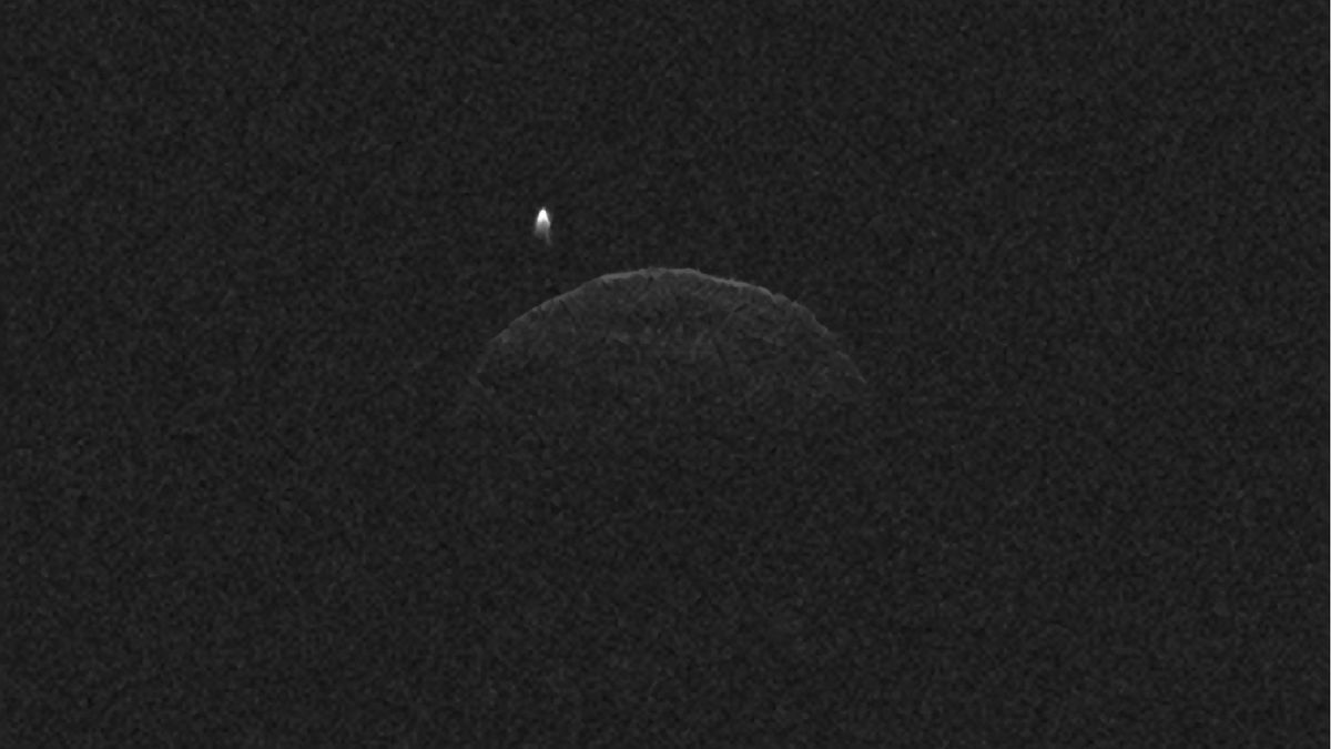 Huge Asteroid's Earth Flyby Captured in New Video | Space