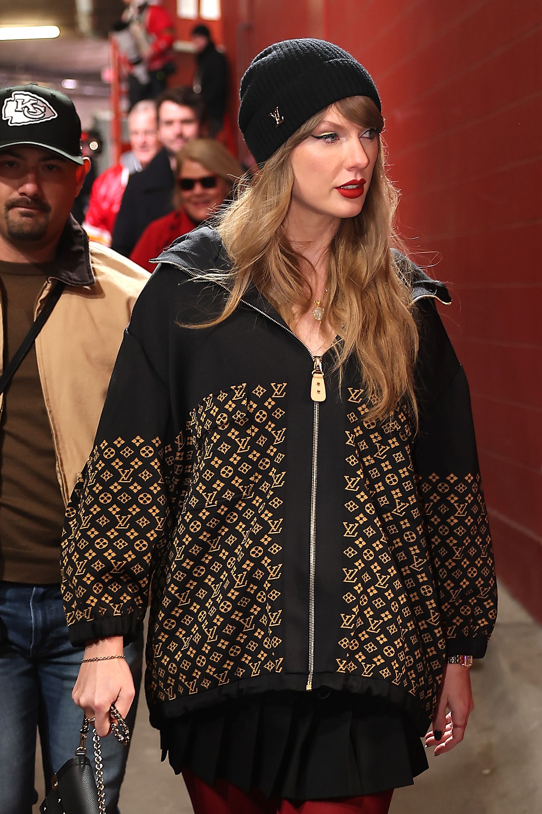 Taylor Swift's AFC Game Outfit Contained a Reputation Clue | Marie Claire