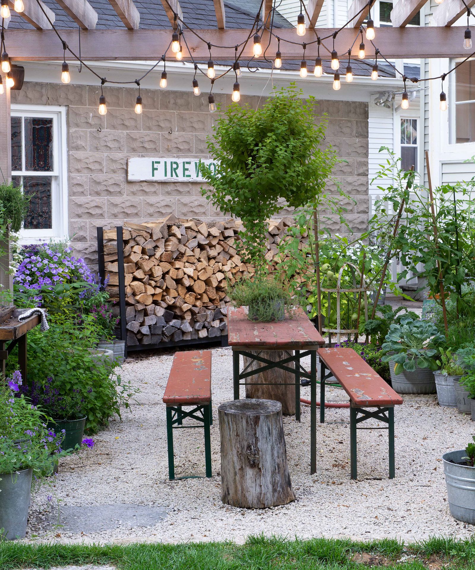 Gravel patio ideas: 12 ways to create a chic seating area | Homes and ...