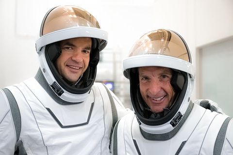 Polaris Dawn crew shows off new SpaceX spacesuits for 1st private ...