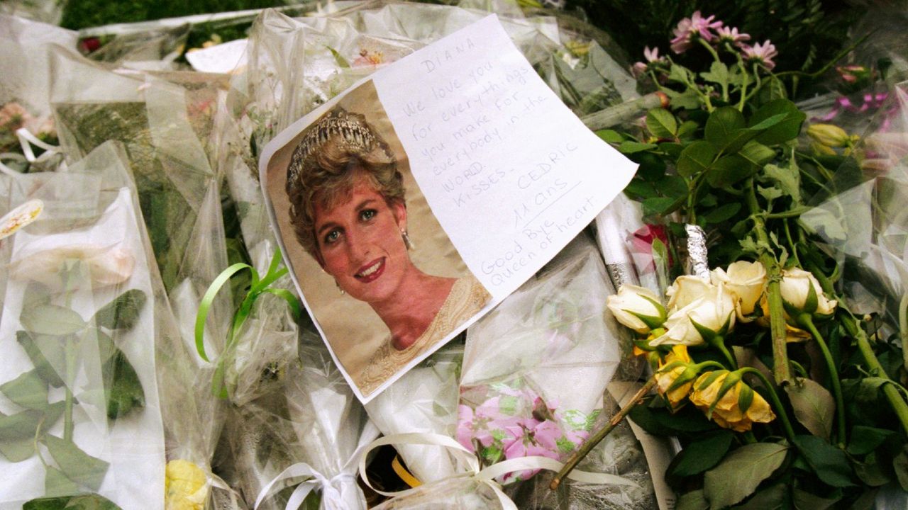 In pictures: how the world mourned and marked Princess Diana’s death ...