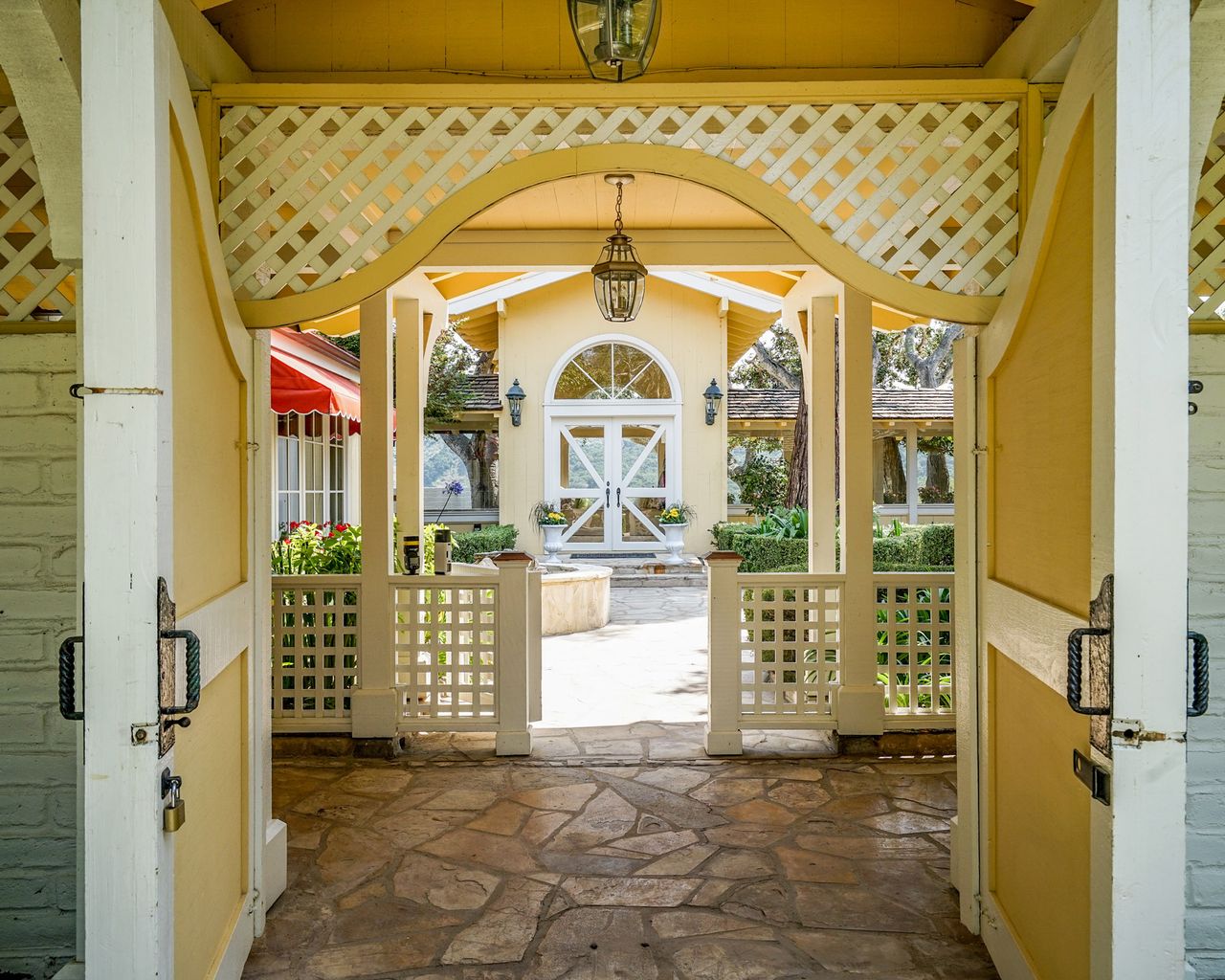 Movie icon Doris Day’s house in California is for sale for $7.4 million ...