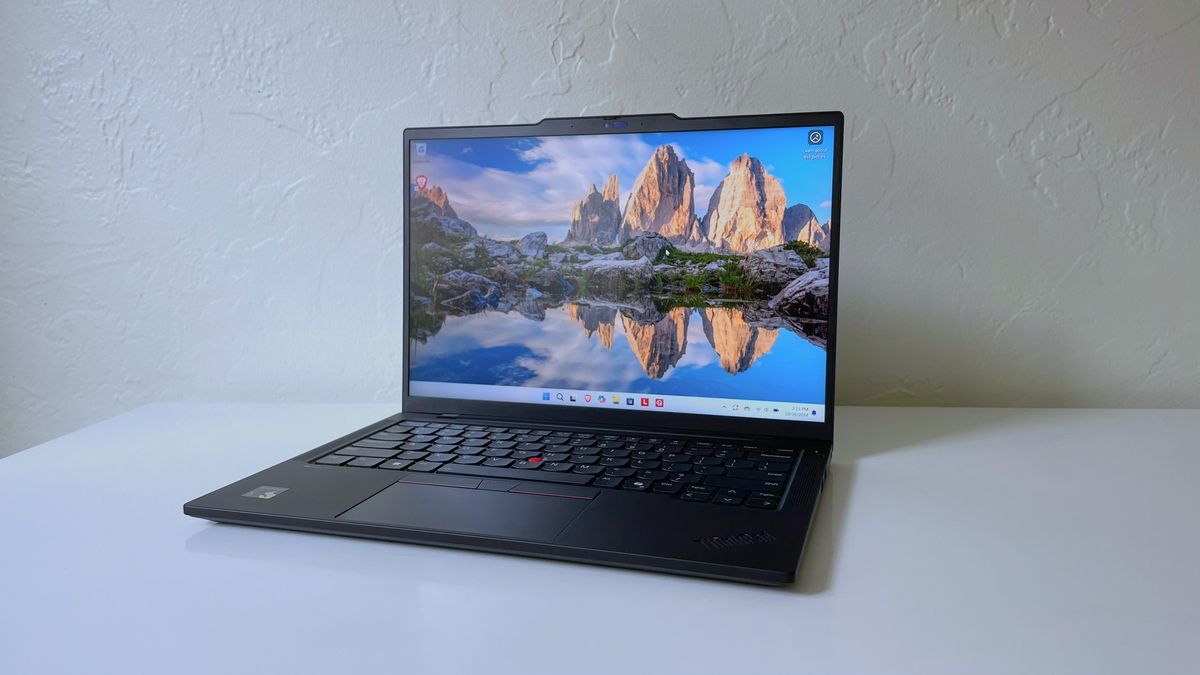 Lenovo ThinkPad T14s Gen 6 review: A business laptop that shines where ...
