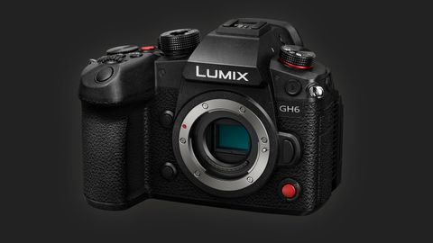 Panasonic's first MFT camera with phase detect autofocus coming soon ...