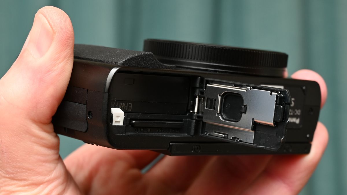 Panasonic Lumix TZ99 / ZS99 review: a pocket-sized point-and-shoot ...