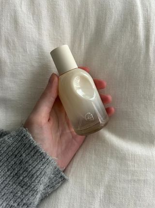 8 Delicate Perfumes That Smell Subtle Yet Chic | Who What Wear