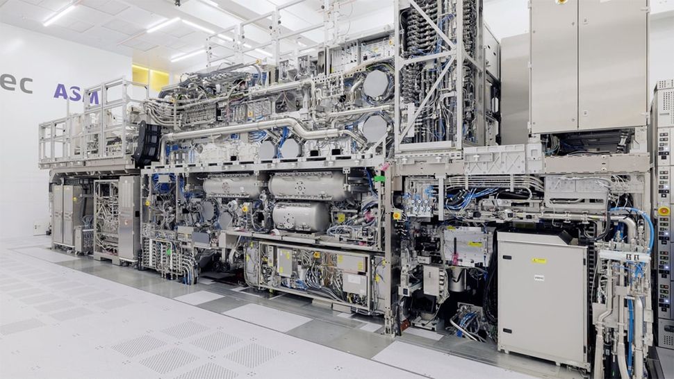 Plans to shrink particle accelerators by 1,000x could speed chipmaking ...