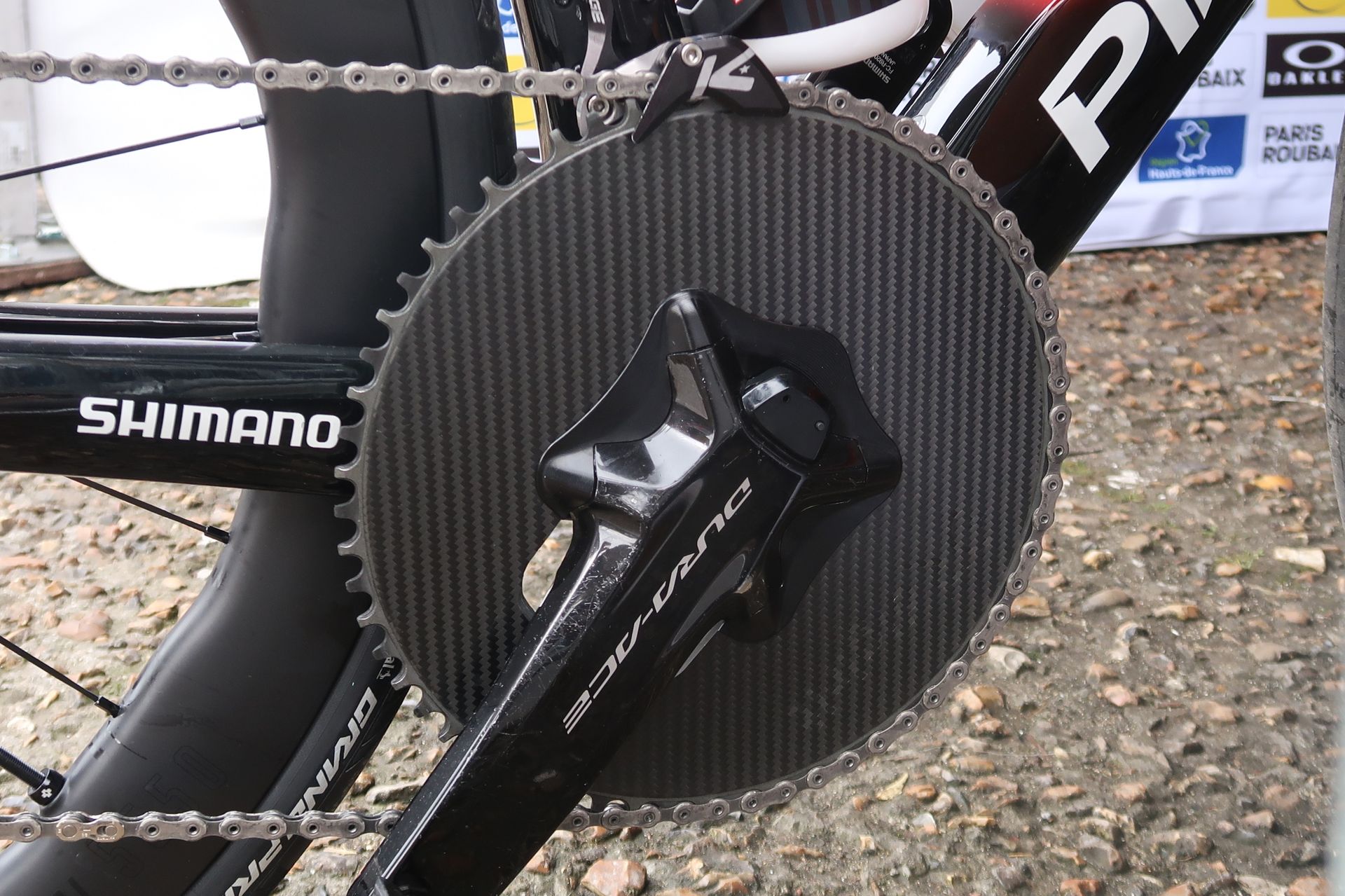 Unreleased wheels, monster chainrings, and surprisingly skinny tyres ...