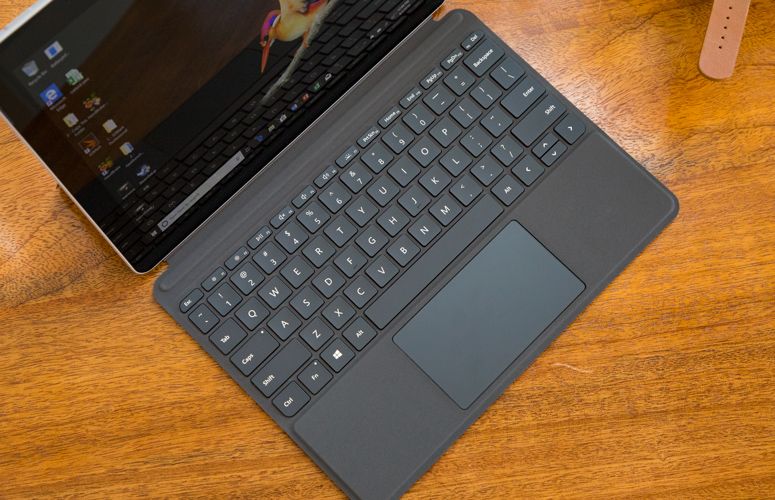 Microsoft Surface Go Review: A Great Budget 2-in-1 with One Flaw ...