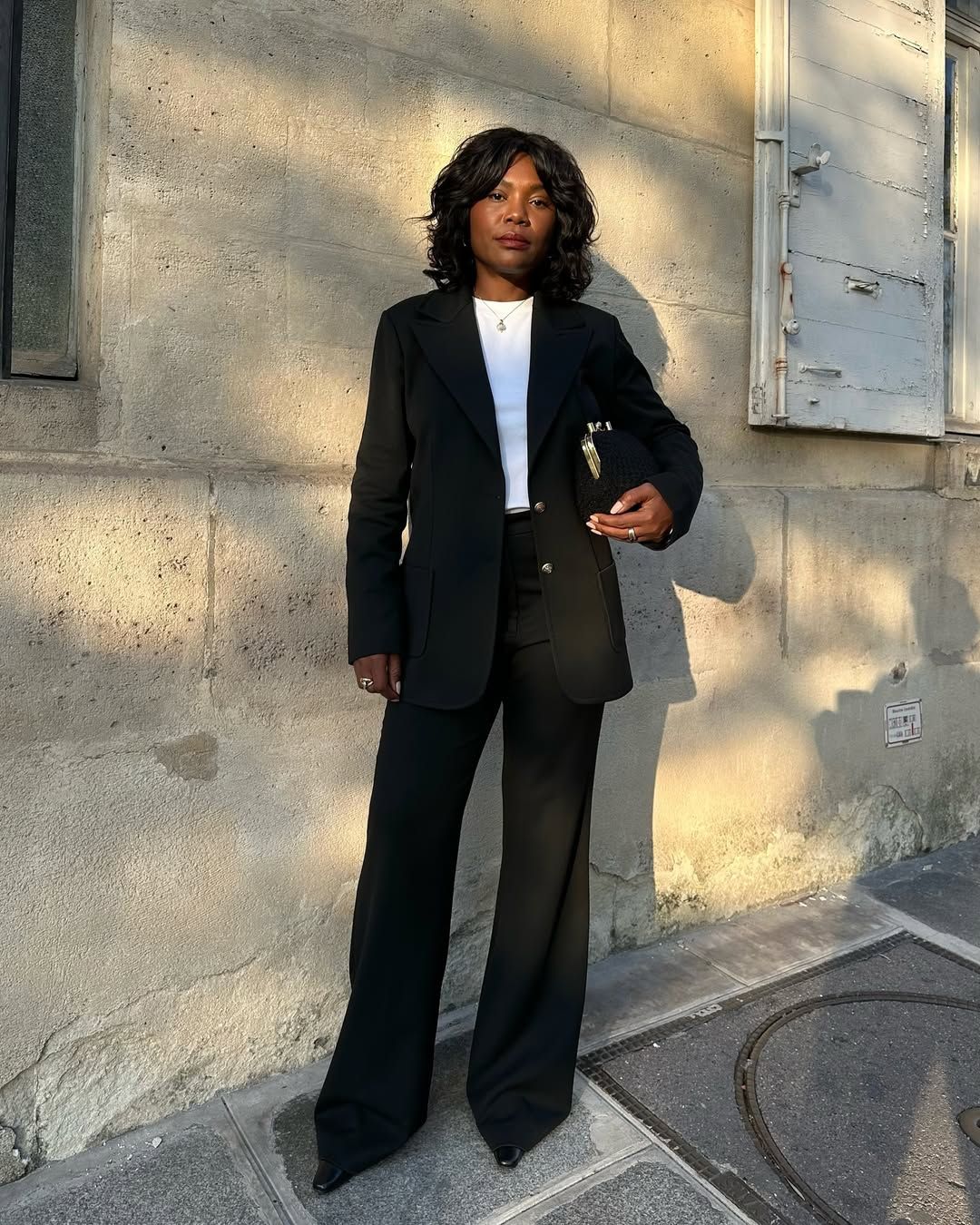 10 Timeless Pieces You'll Find in a French Girl's 2025 Capsule Wardrobe ...