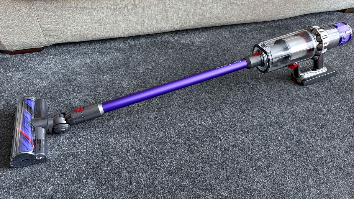 Dyson V11 Advanced review: the perfect middle-of-the-road Dyson ...
