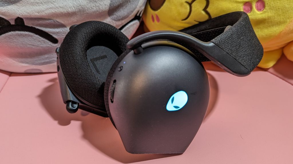 Alienware AW720H gaming headset review | Laptop Mag