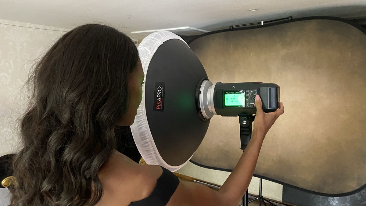 Portrait photography masterclass Part 1: Shoot a classically lit self ...