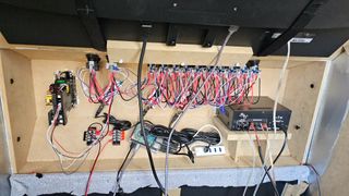 Maker builds Raspberry Pi jukebox and loads it full of custom music ...