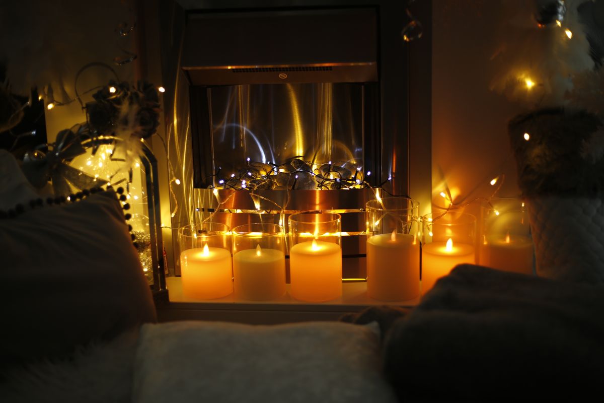How to create a DIY Christmas photo studio setup from home | Digital ...