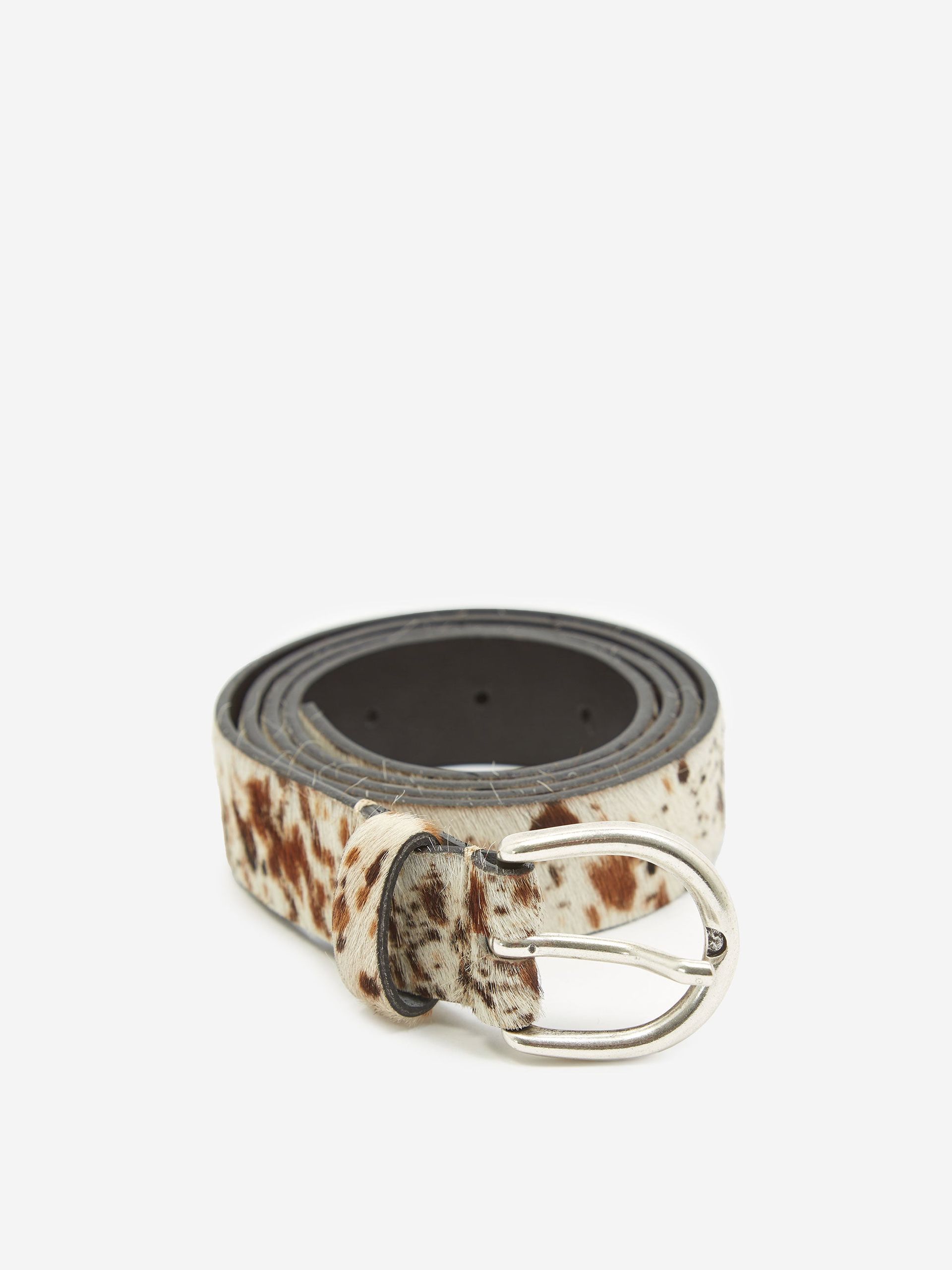 Belts Are Big News in 2025—4 Trends That Are Extra Fashionable | Who ...
