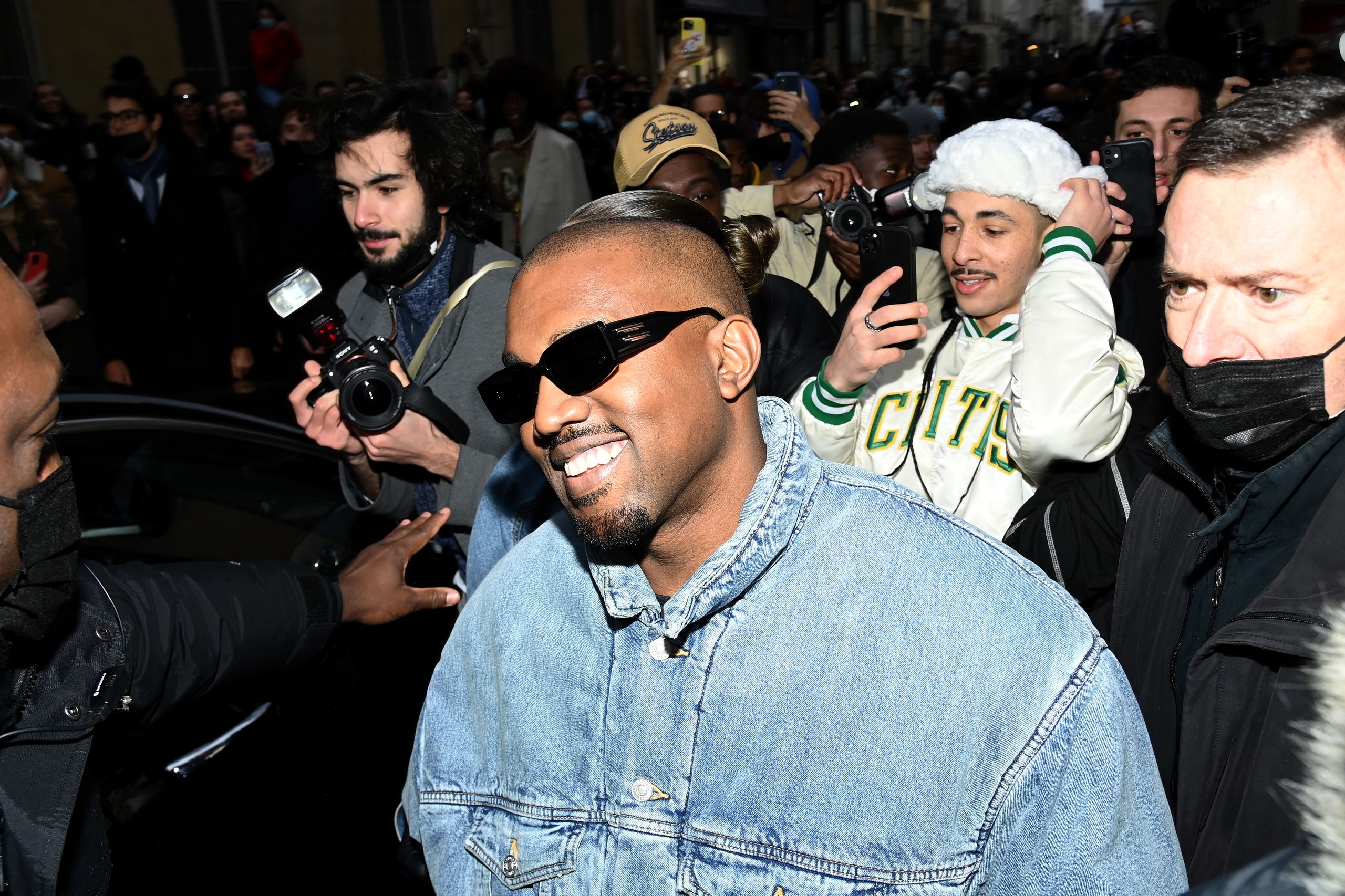 The daily gossip: Kanye West 'releasing all grudges' due to queen's ...