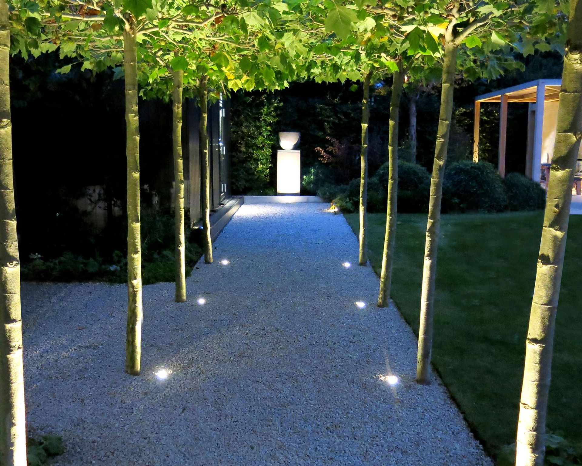 Backyard lighting ideas: 15 ways to illuminate beautifully | Homes and ...