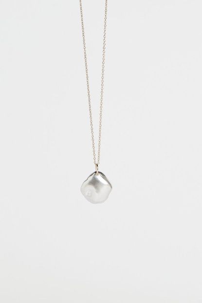 The 16 Best Long Pendant Necklaces of 2022 | Marie Claire