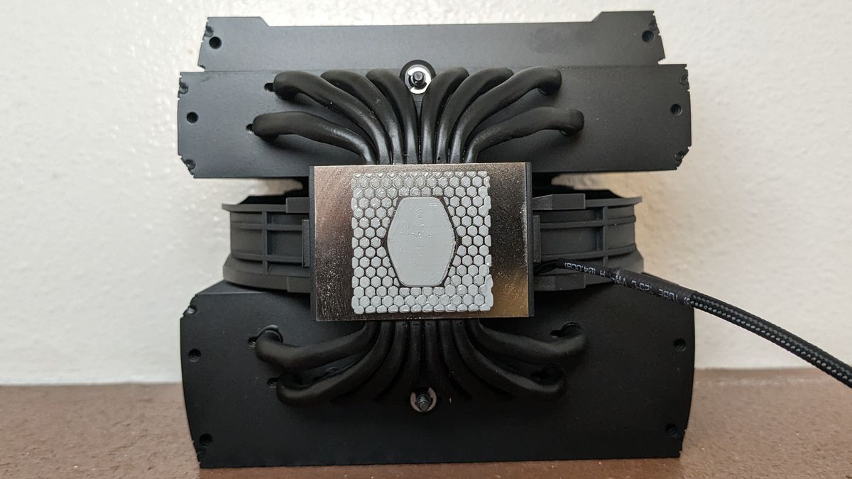 Cooler Master MA824 Stealth Review: Expensive Big Air Excellence | Tom ...