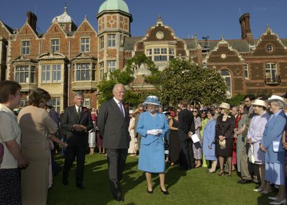 Inside Prince Andrew and Prince Charles' 'bizarre' stand-off over royal ...