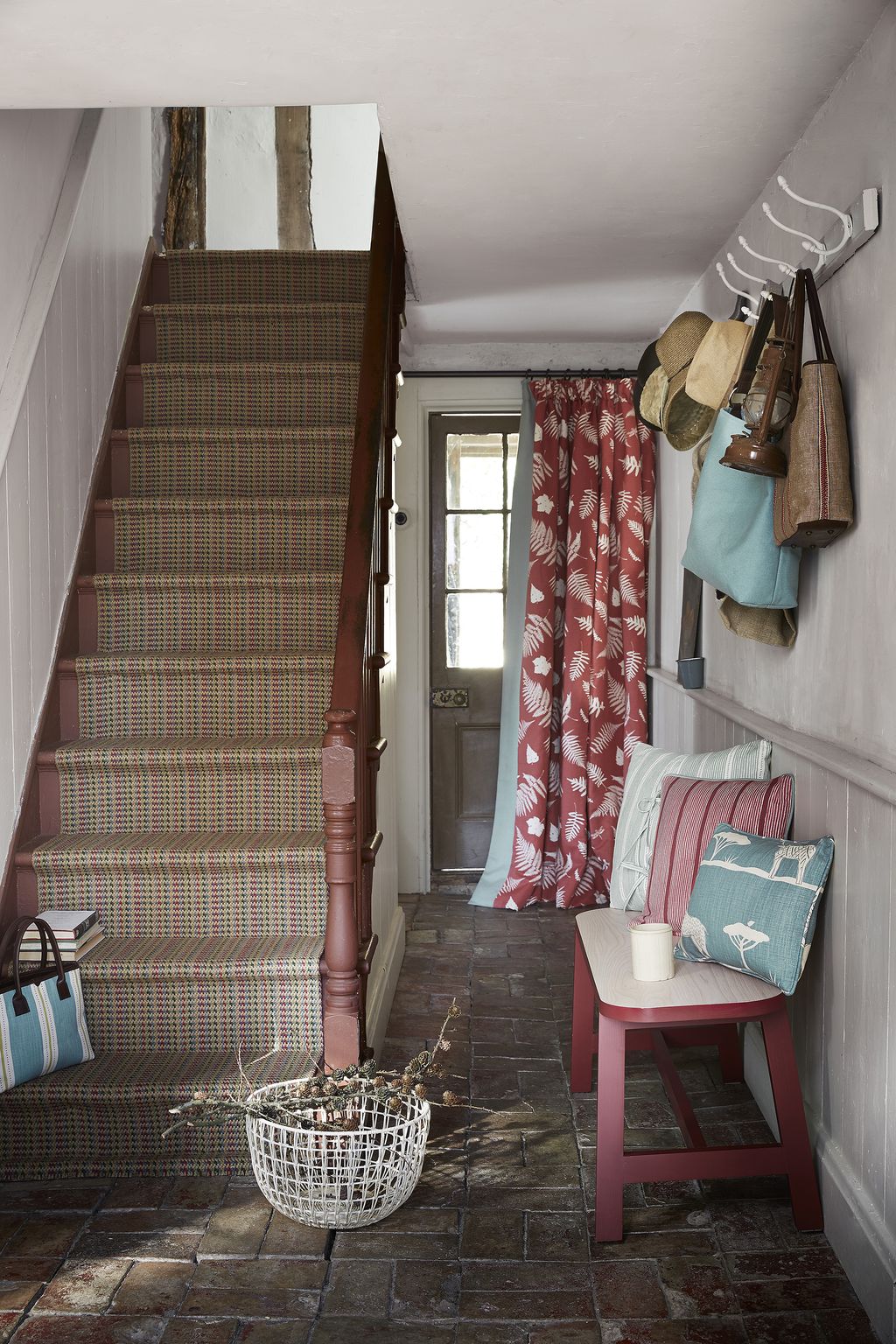 Cottage staircase ideas – style tips for a homely look | Homes and Gardens