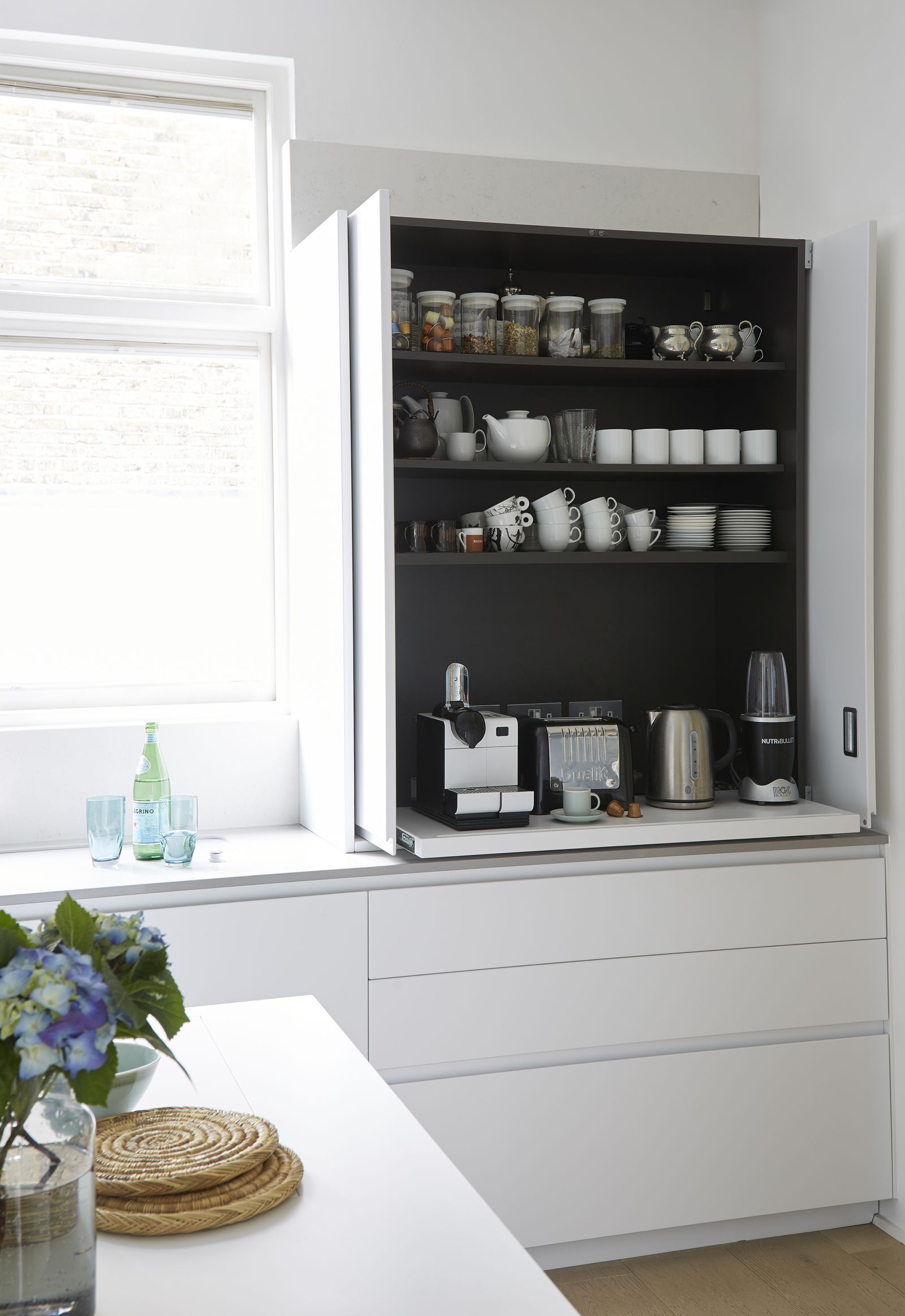 Small space living makes invisible kitchens the most practical (and ...