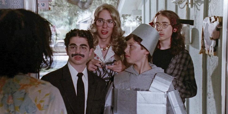 Freaks And Geeks And 10 Other Funny TV Shows We Wish Were On Streaming ...