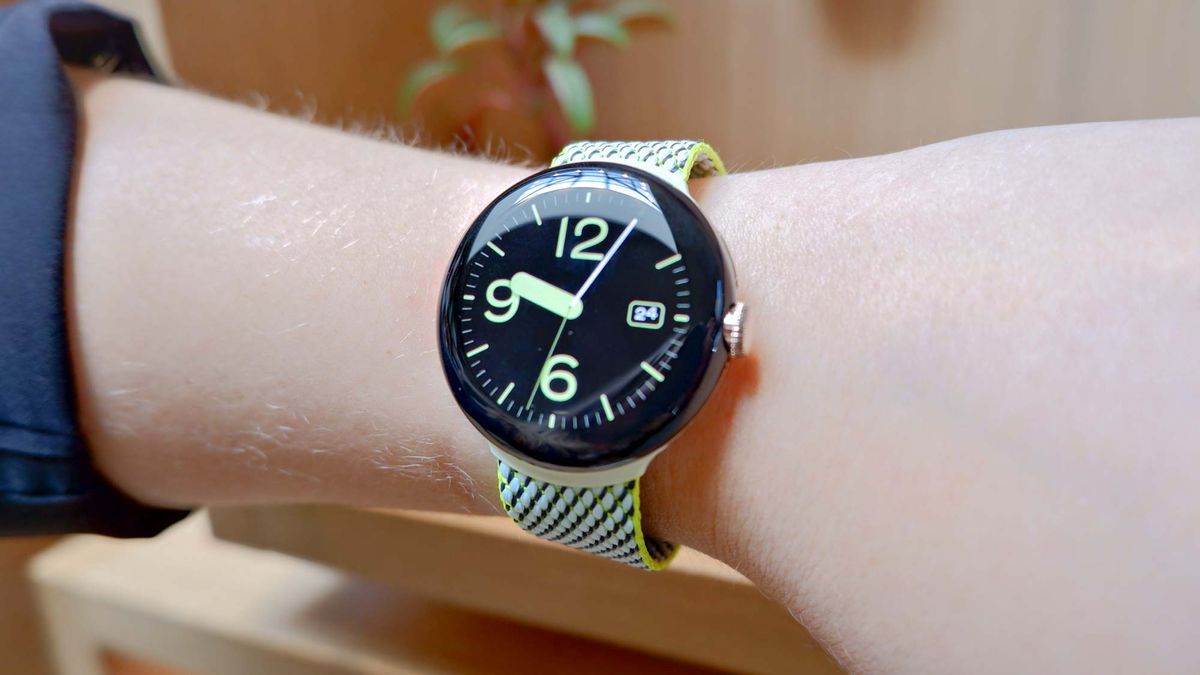 Google Pixel Watch vs. Apple Watch Series 8: Which is the better ...