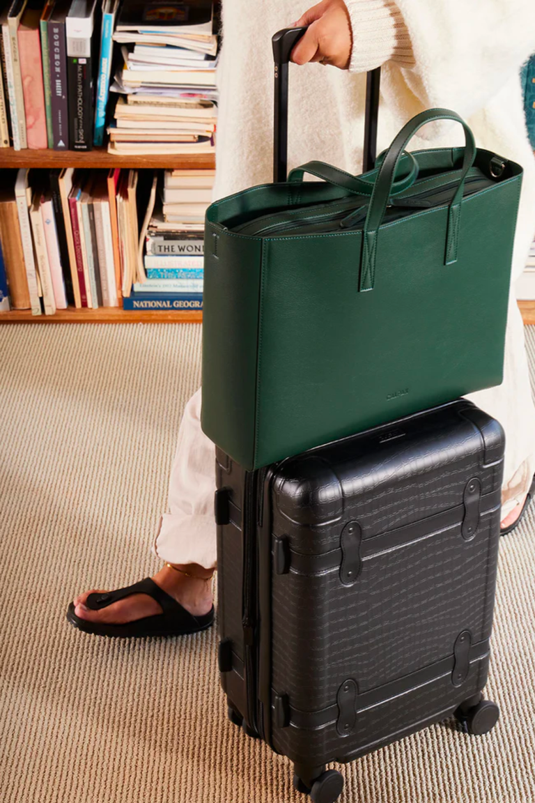 The 19 Best Laptop Bags for Women, According to Editors and Experts ...