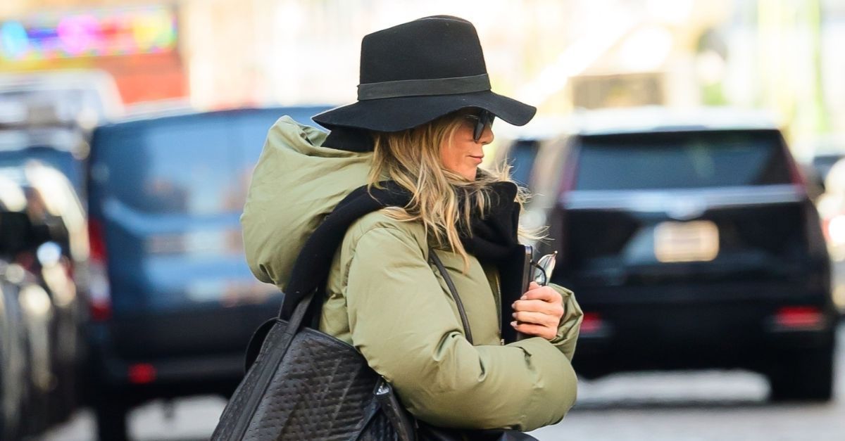 Jennifer Aniston's Jeans Paring Made Her White Trainers Feel So 2026 ...