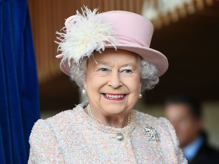 The clue that has left people convinced the Queen will abdicate this ...